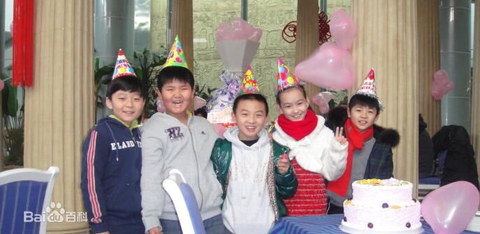 香奈儿·辛普森(Xinel·Simpson)星际精灵蓝多多精选剧照-万佳直播吧