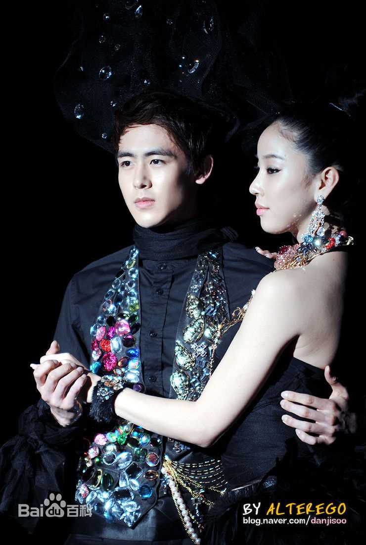尼坤(Nichkhun Buck Horvejkul)101122 The Korea Jewelry Awards图片图集-万佳直播吧