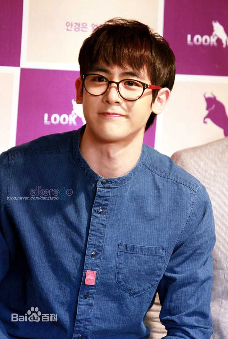 尼坤(Nichkhun Buck Horvejkul)130321 Look Optical签名会壁纸壁纸-万佳直播吧