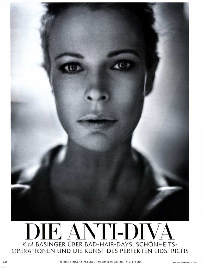 金·贝辛格(Kim Basinger)精彩图册-万佳直播吧