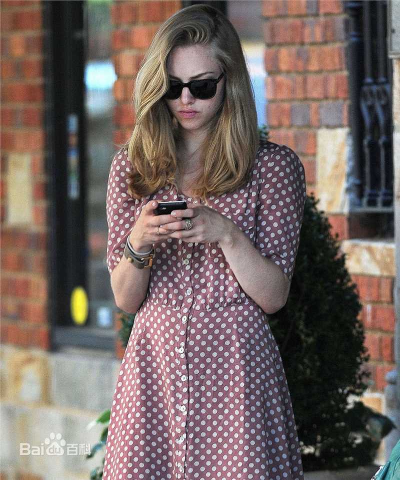 最全阿曼达·塞弗里德(Amanda Seyfried)精彩图册-万佳直播吧