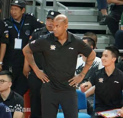 斯蒂芬·马布里(Stephon Marbury)教练生涯生活照-万佳直播吧