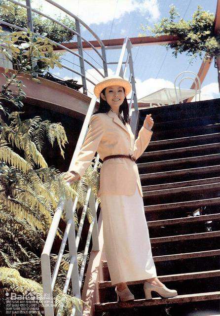 崔真实()生活照前后照片-万佳直播吧