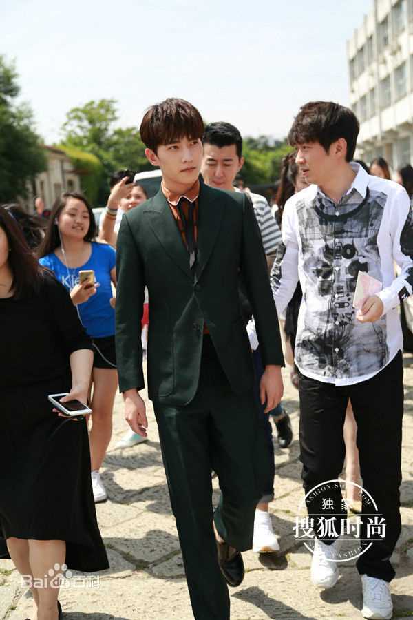 吴念真(Wen-ching Wu)米兰时装周图片图集-万佳直播吧