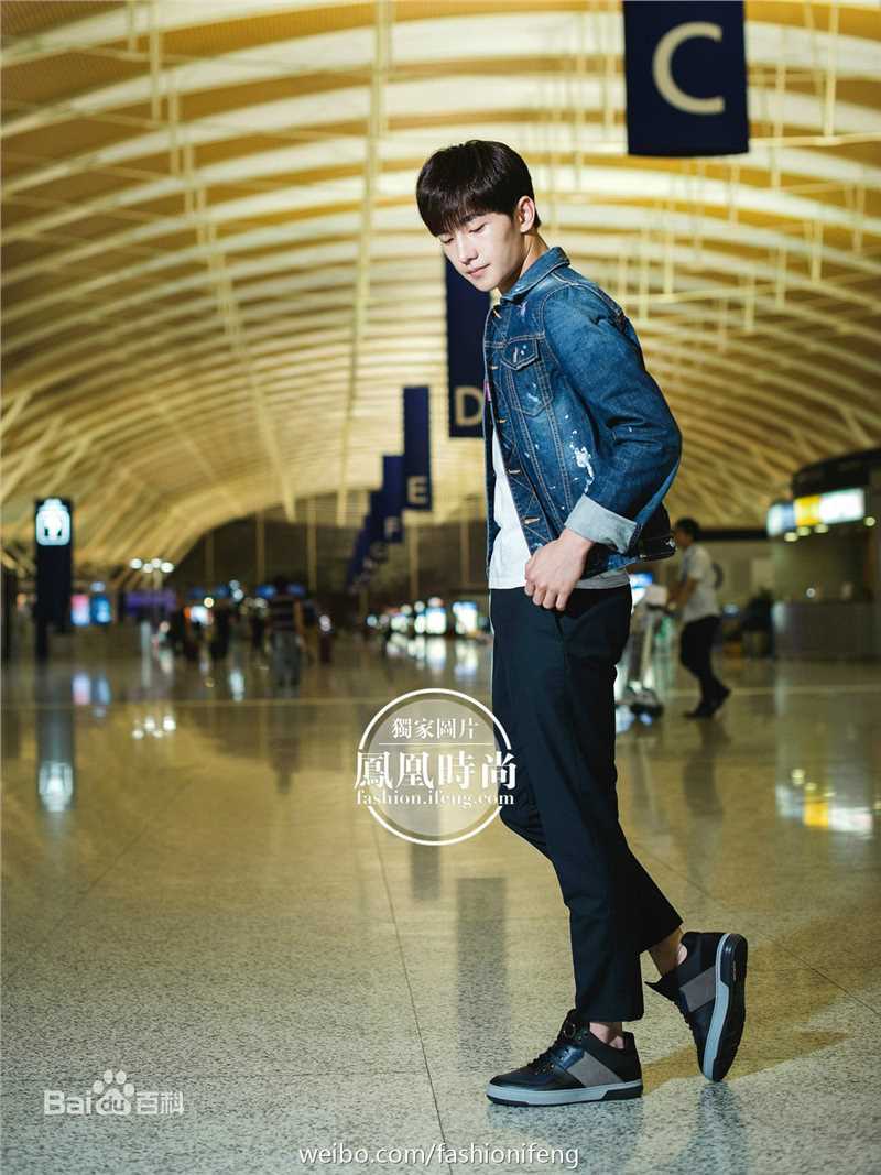 吴念真(Wen-ching Wu)米兰时装周图片图集-万佳直播吧