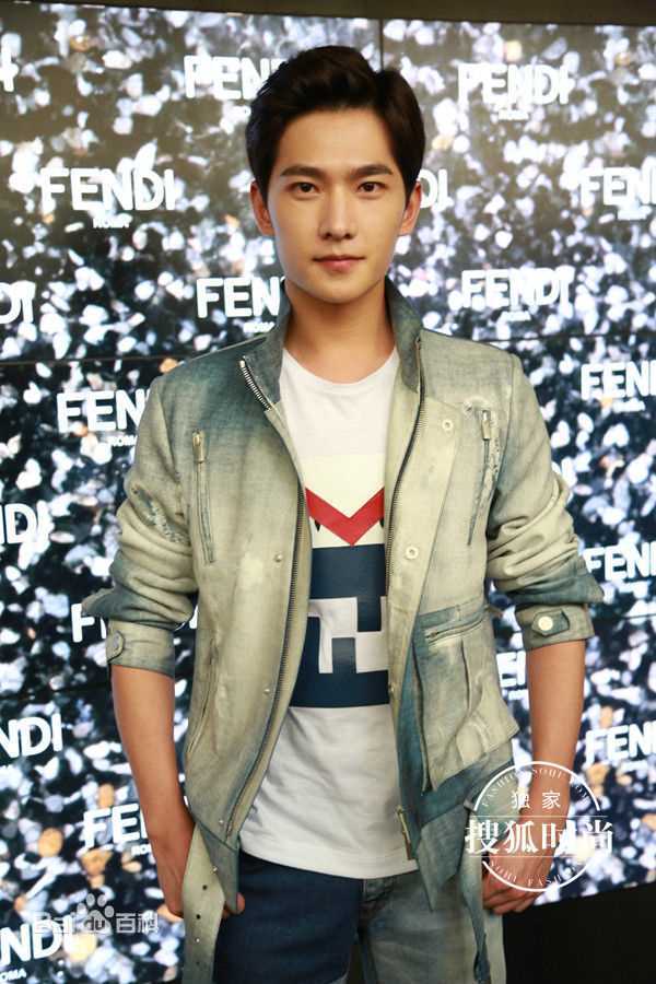 吴念真(Wen-ching Wu)米兰时装周图片图集-万佳直播吧