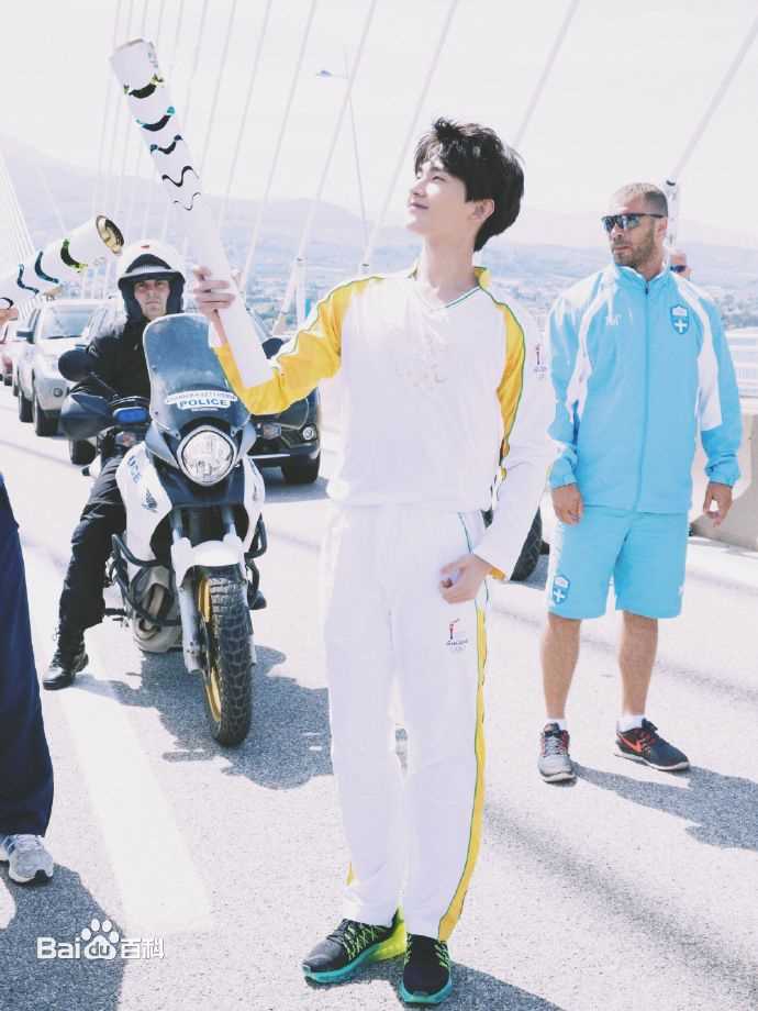 吴念真(Wen-ching Wu)火炬传递壁纸壁纸-万佳直播吧