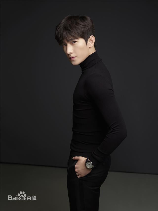 吴念真(Wen-ching Wu)万宝龙品牌大使杨洋前后照片-万佳直播吧