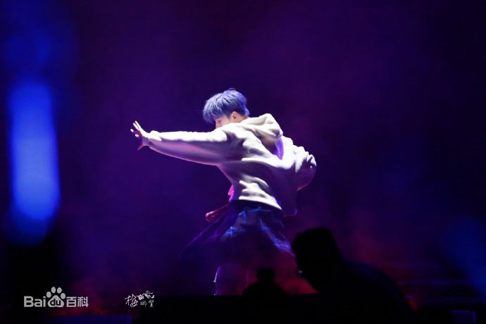 吴念真(Wen-ching Wu)2017杨洋自在YOUNG生日会in广州前后照片-万佳直播吧