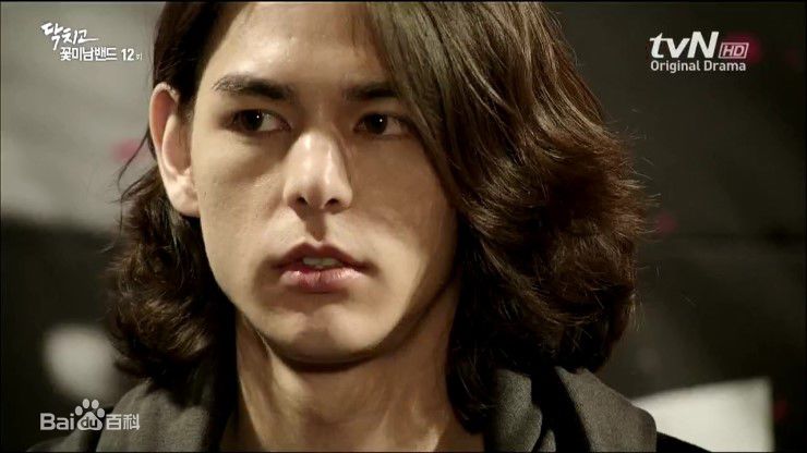 最新李贤宰(LEE HYUNJAE)在《闭嘴！花美男乐队》中的壁纸-万佳直播吧