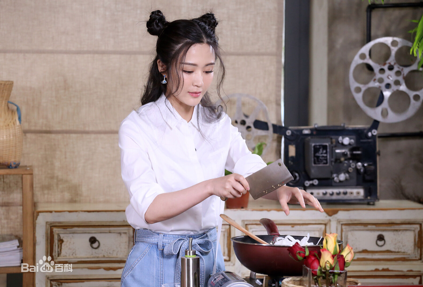 汤晶媚(Tang Jing Mei)上海电视节壁纸壁纸-万佳直播吧