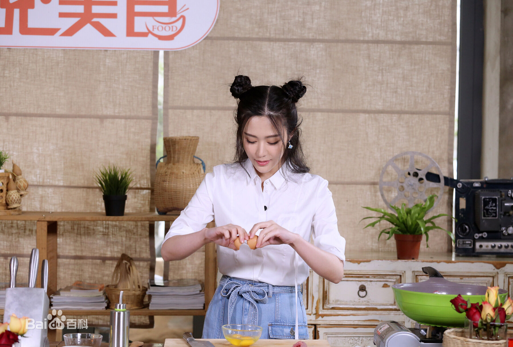 汤晶媚(Tang Jing Mei)上海电视节壁纸壁纸-万佳直播吧