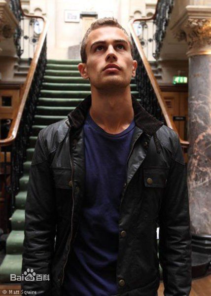 最新提奥·詹姆斯(Theo James)精彩图册-万佳直播吧