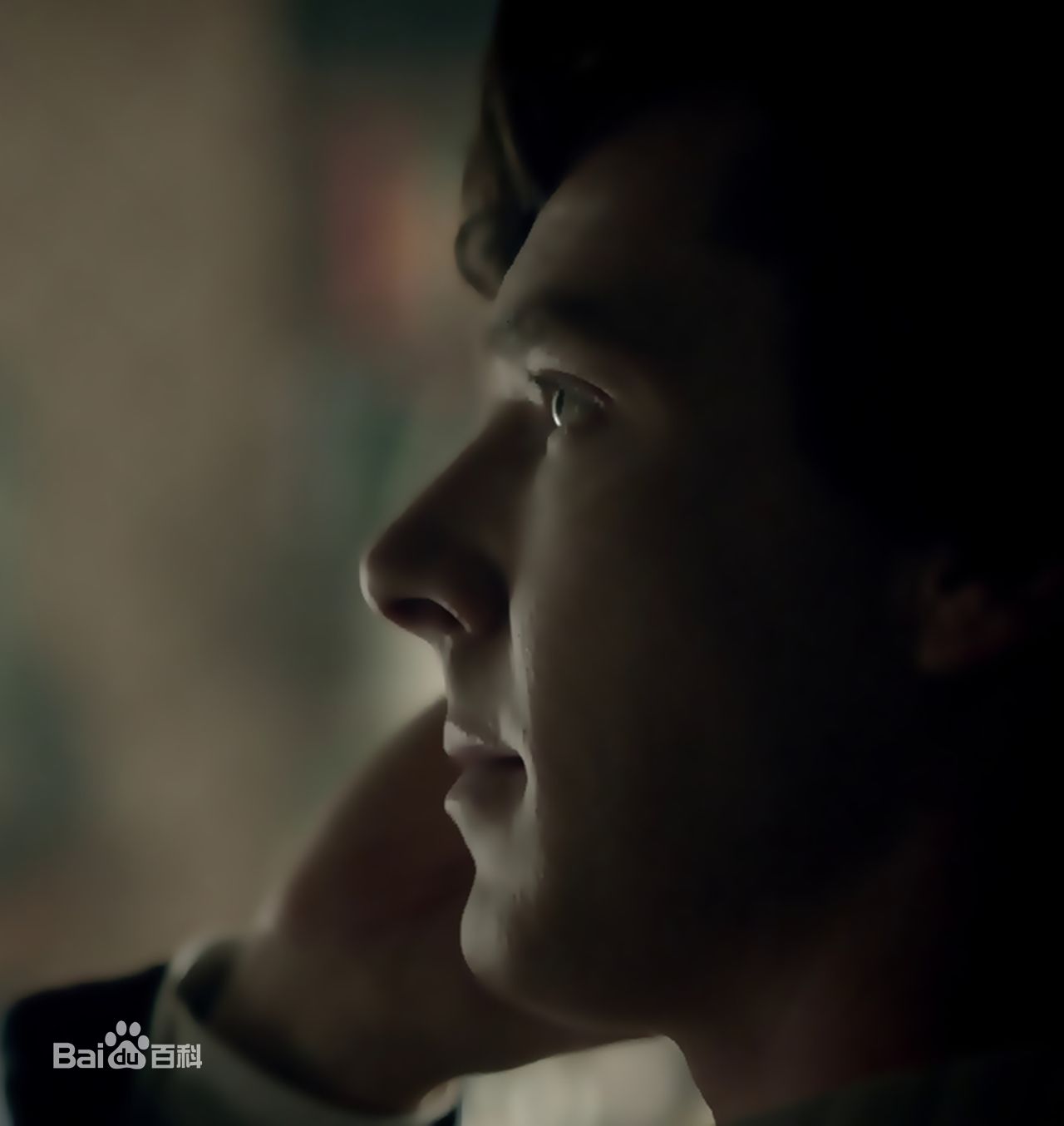 本尼迪克特·蒂莫西·卡尔顿·康伯巴奇(Benedict Timothy Carlton Cumberbatch)《神探夏洛克》高清剧照-万佳直播吧