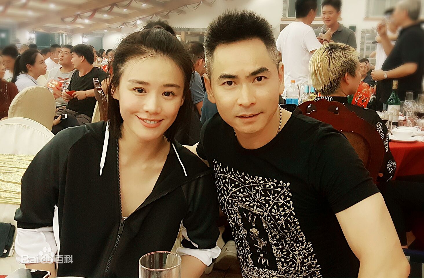 李炳雷(Billy)明星合影壁纸壁纸-万佳直播吧