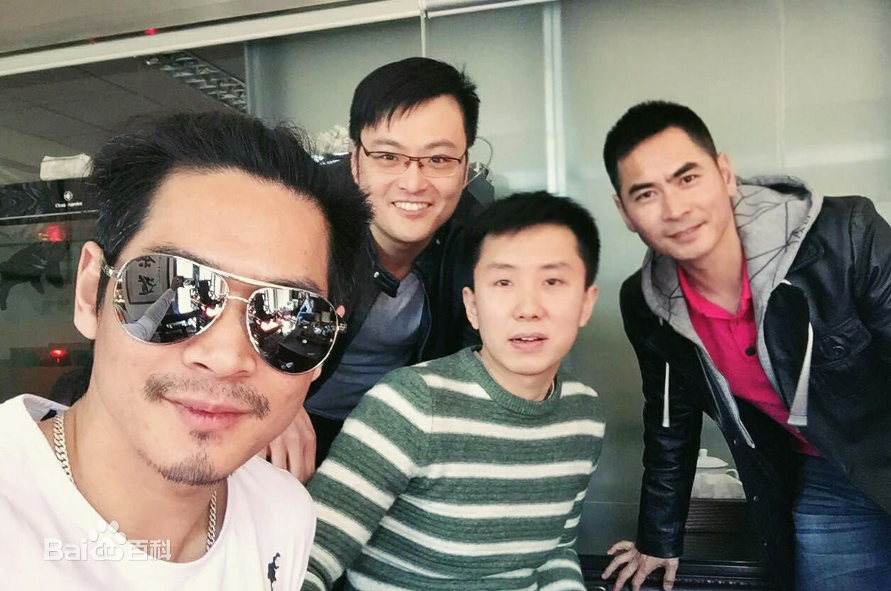 李炳雷(Billy)明星合影壁纸壁纸-万佳直播吧