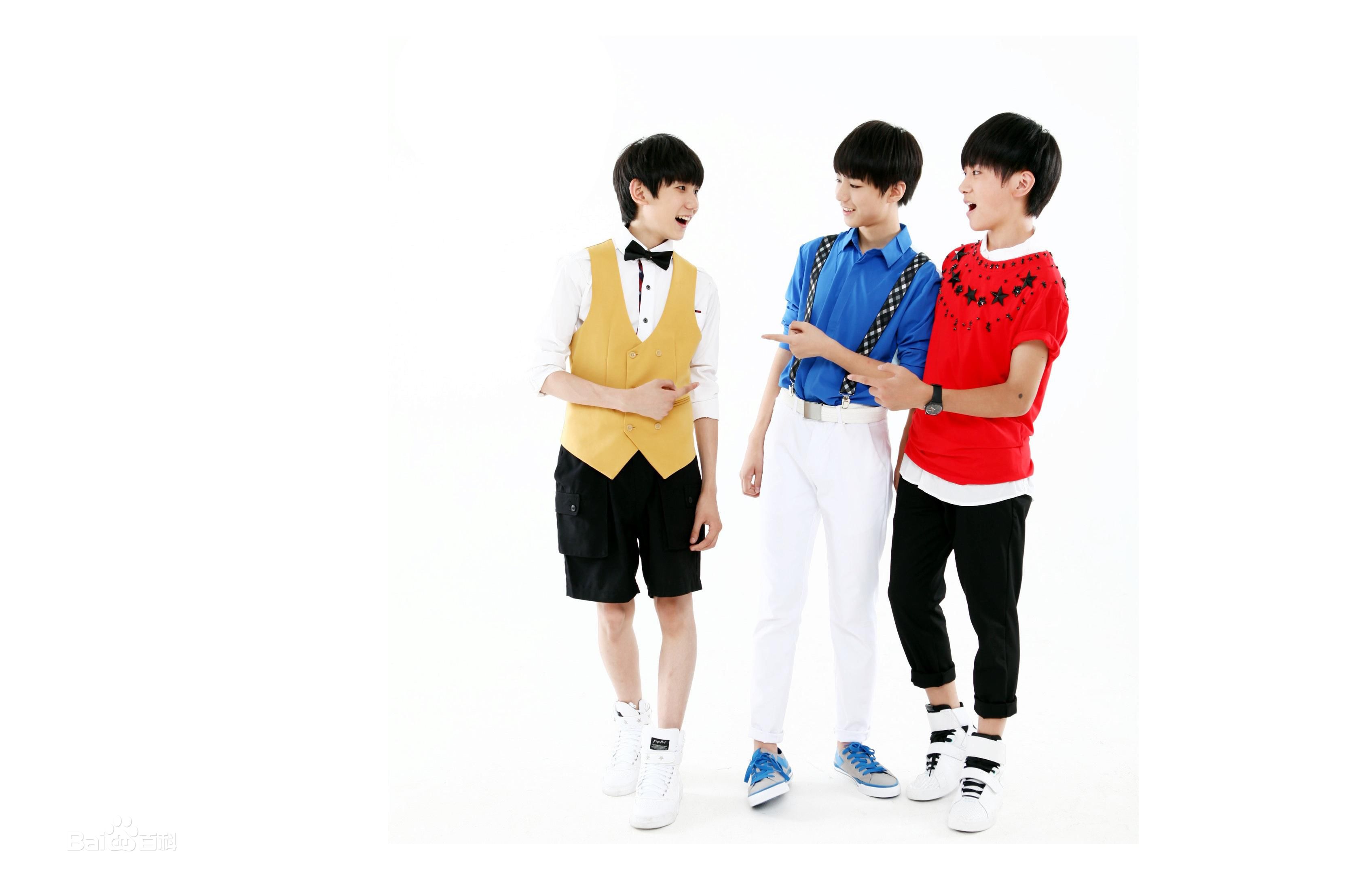 高清加油男孩组合(TFBOYS)性感图片-万佳直播吧