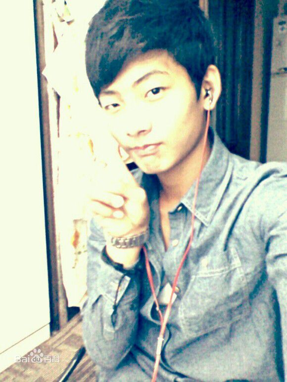 徐荣柱(Seo Youngju)精选杂志图册-万佳直播吧