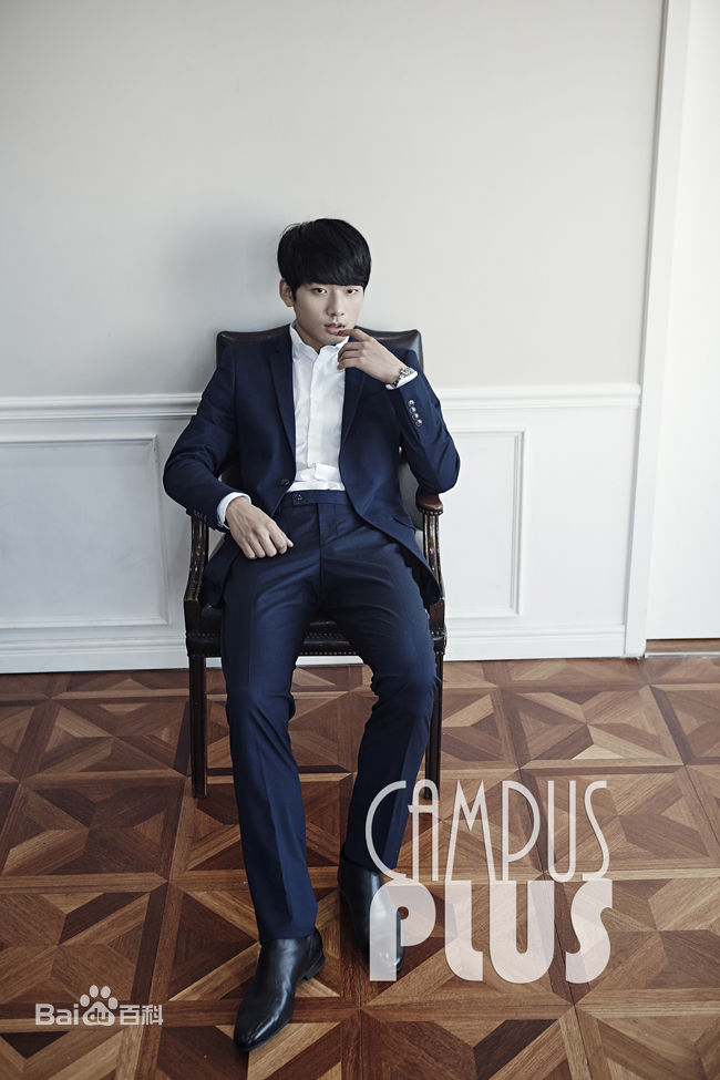 徐荣柱(Seo Youngju)精选杂志图册-万佳直播吧