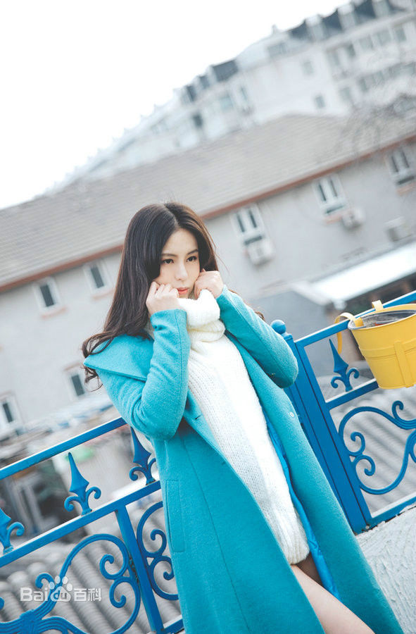 熊梓菱(Xiong Ziling)最新冬日壁纸-万佳直播吧