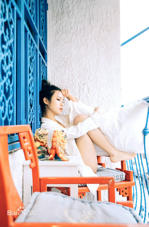 熊梓菱(Xiong Ziling)最新冬日壁纸-万佳直播吧