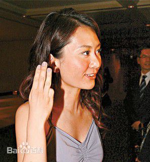 黄宇诗(Ursule Wong)生活照性感图片图集-万佳直播吧