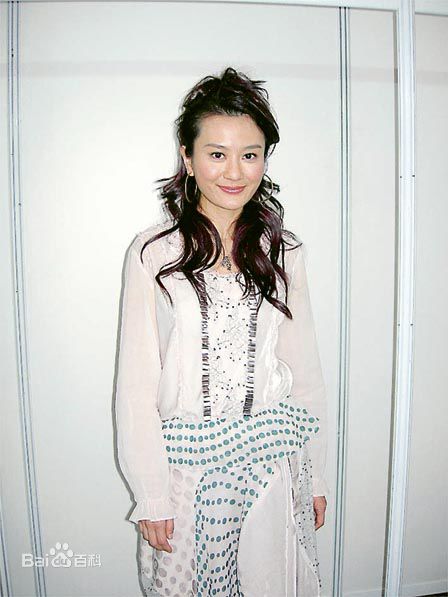 黄宇诗(Ursule Wong)生活照性感图片图集-万佳直播吧