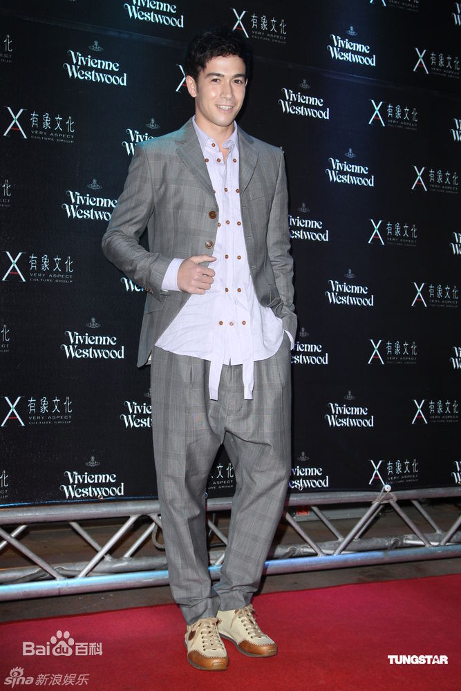 最新纪亚文(Edwin Gerard)精彩图册-万佳直播吧