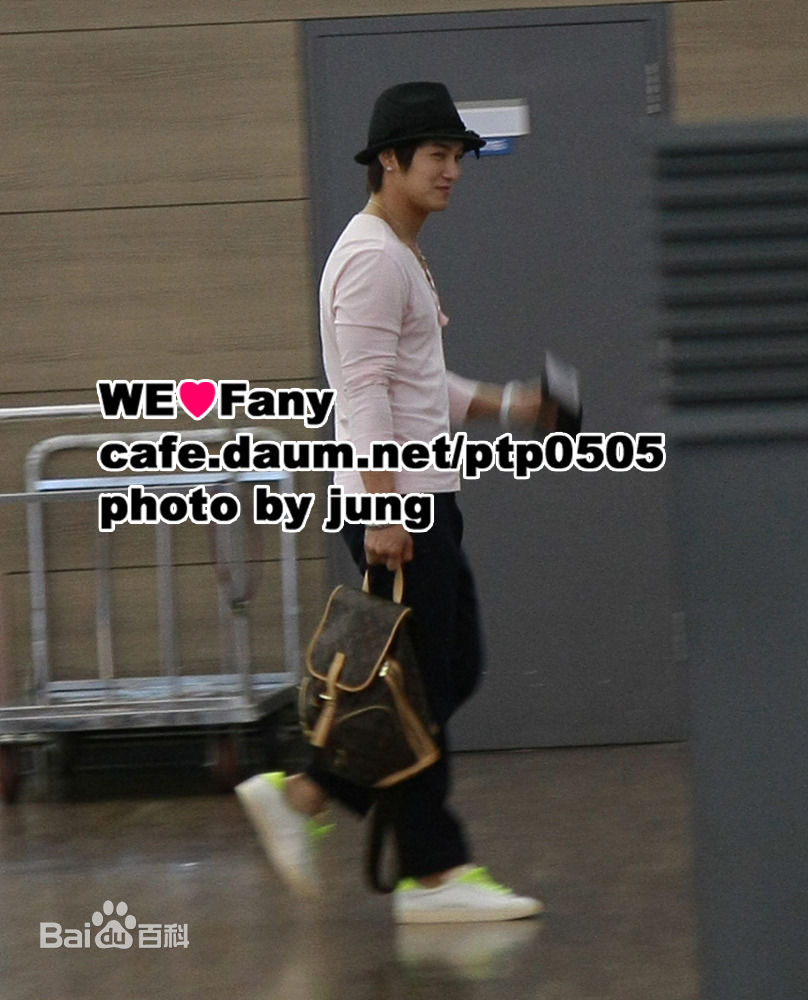 黄伦硕()(Hwang Yoon Suk)黄伦硕艺术照性感图片壁纸-万佳直播吧