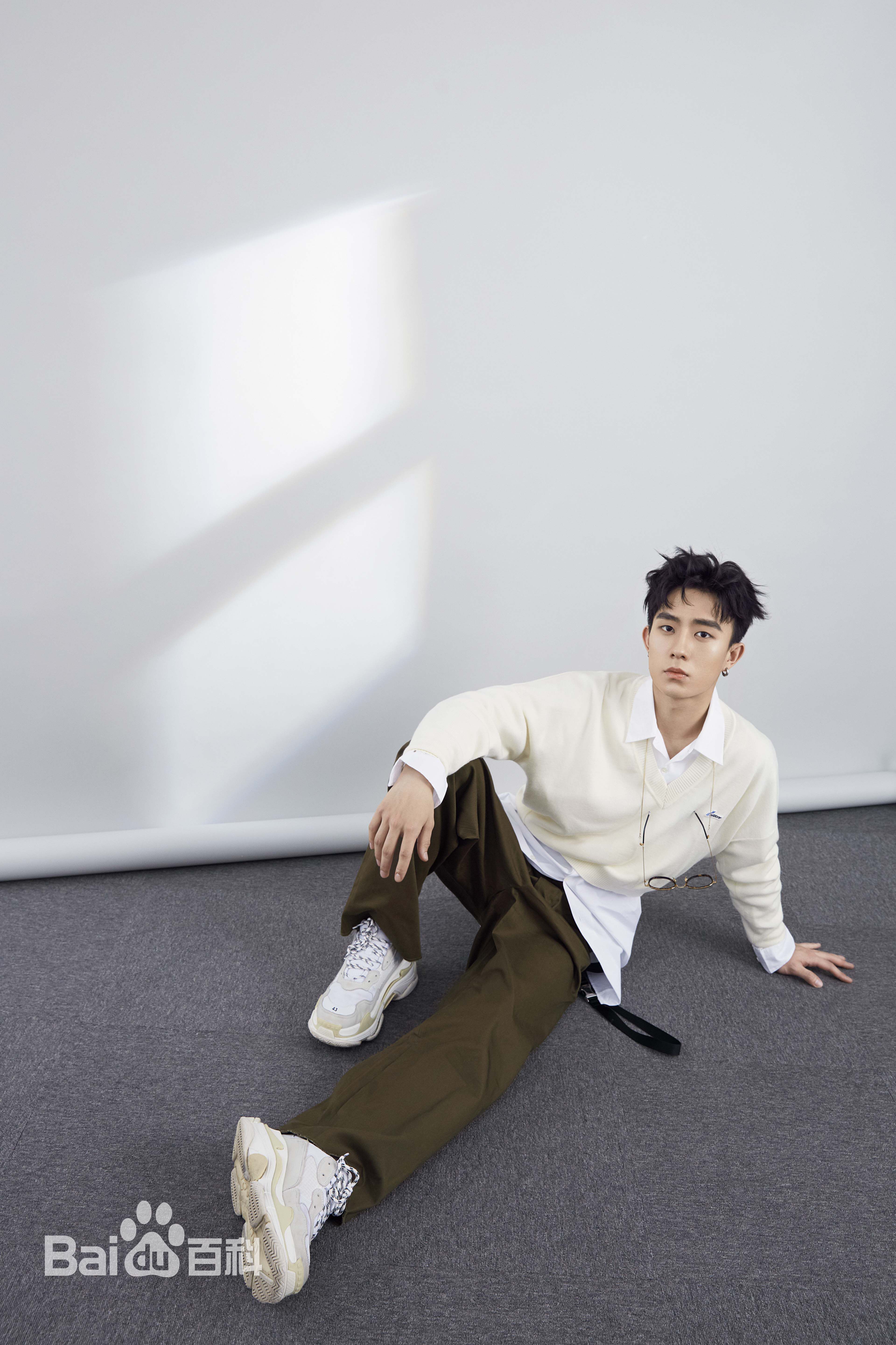 郑好(Tom Zheng)最新图集-万佳直播吧