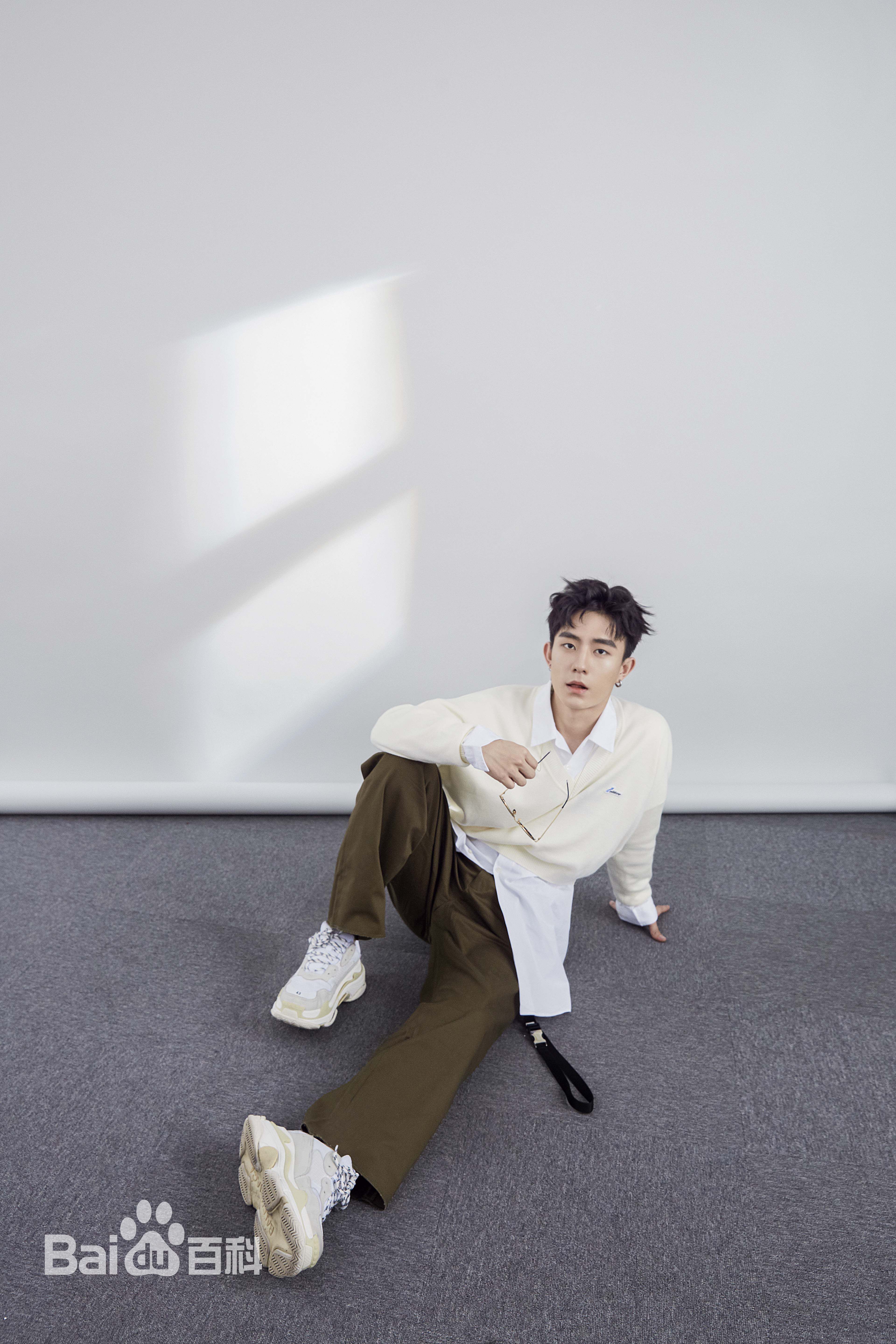 郑好(Tom Zheng)最新图集-万佳直播吧