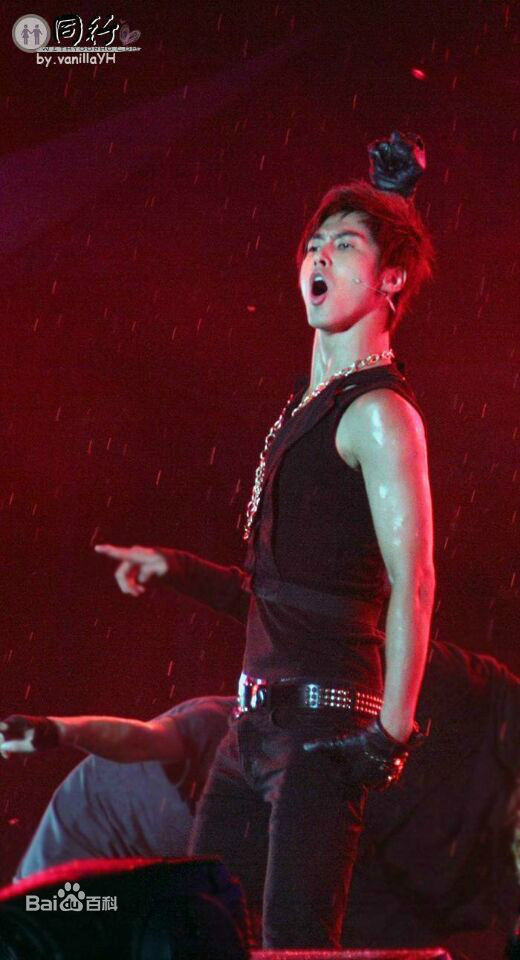 郑允浩(ユンホ（ユノ）、Jung Yunho、Jeong Yoonho)行走的R18图册-万佳直播吧