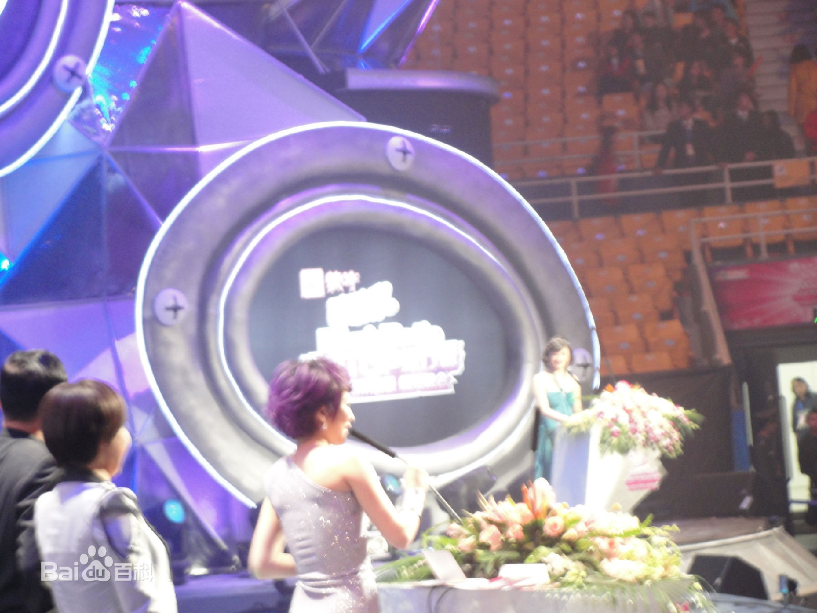 温岚(Landy Wen)音乐之声Top排行榜颁奖典礼前后照片-万佳直播吧