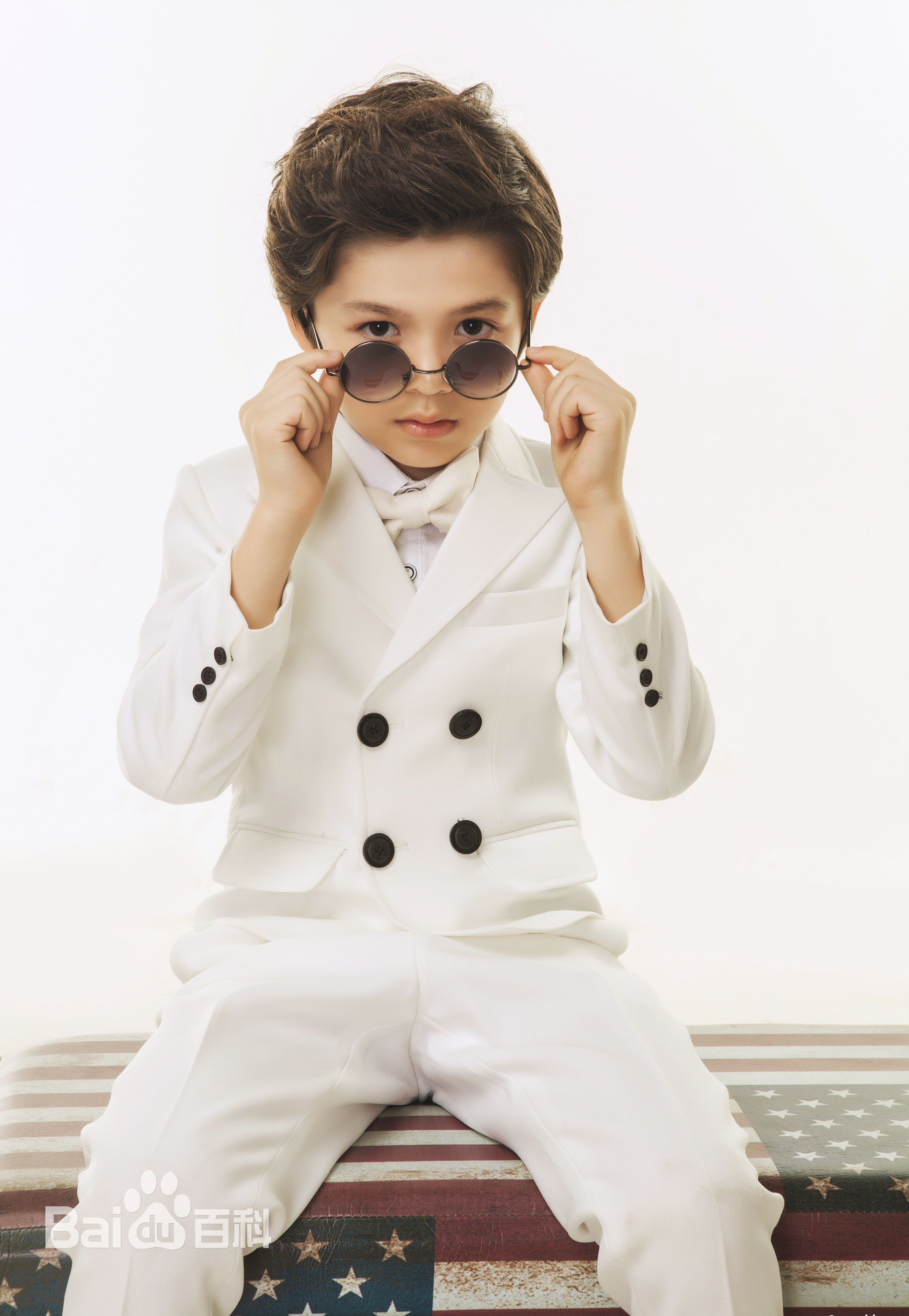 西蒙子(Jozef Liu Waite)高清个人图册-万佳直播吧