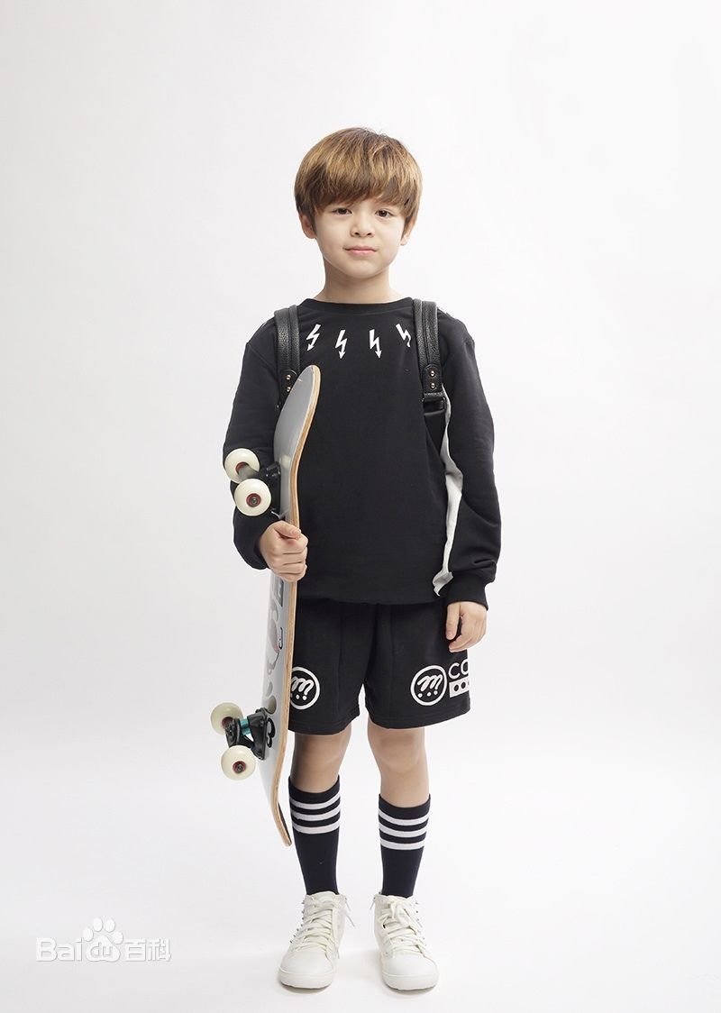 西蒙子(Jozef Liu Waite)高清个人图册-万佳直播吧