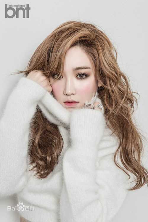 李宥利(/Lee Yuri)画报生活照-李宥利(/Lee Yuri)画报生活照相册-万佳直播吧