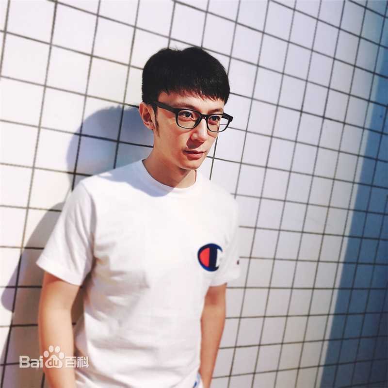 王峥(Leon Wang) 生活照性感图片图集-万佳直播吧