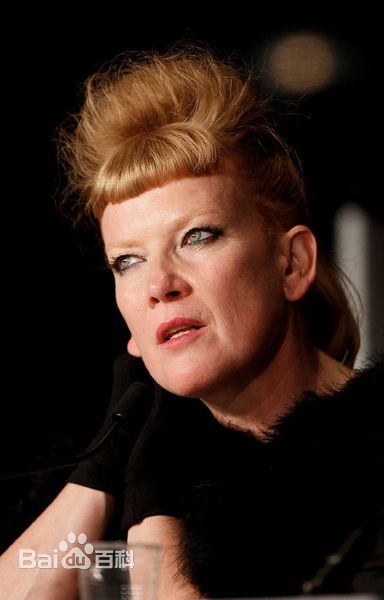 安德里亚·阿诺德(Andrea Arnold)前后照片-万佳直播吧