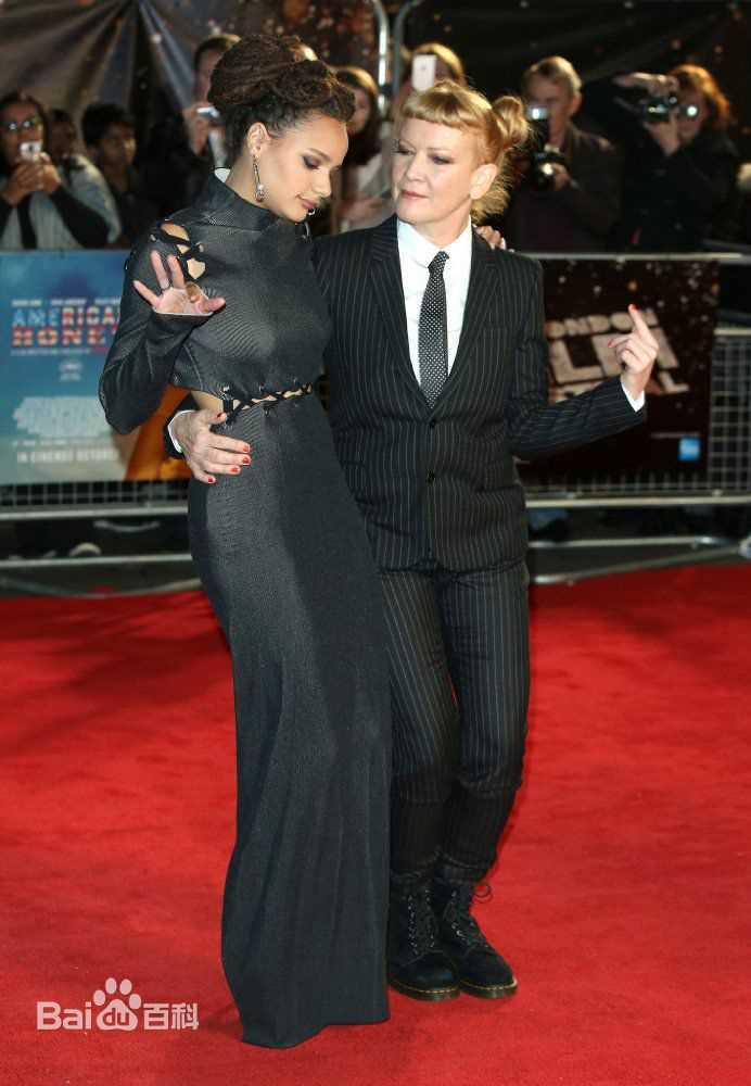 安德里亚·阿诺德(Andrea Arnold)前后照片-万佳直播吧